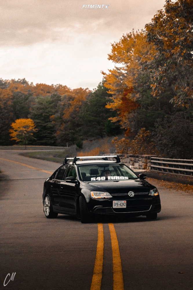 2014 Volkswagen Jetta TDI with 18x8 Advanti Racing Hybris and Federal ...