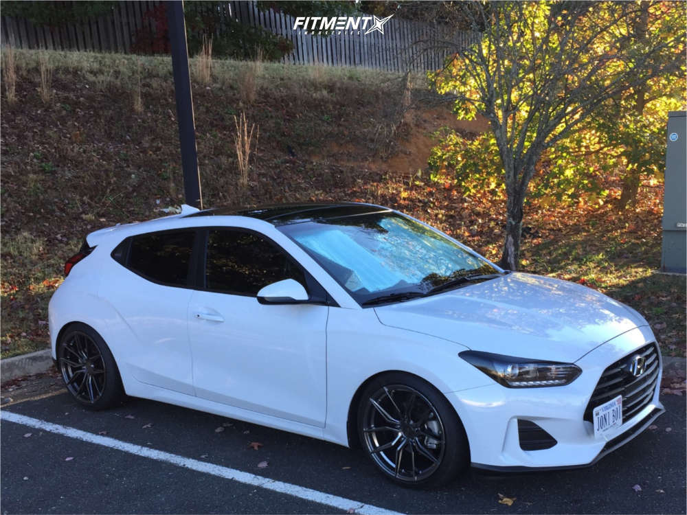 2019 Hyundai Veloster Premium with 18x8.5 XXR 559 and Federal 215x40 on ...