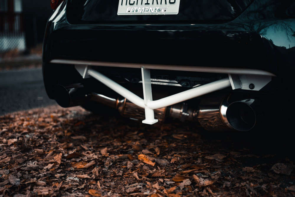 2019 Toyota 86 GT with 18x9.5 Cosmis Racing R1 and Nankang 245x35 on ...