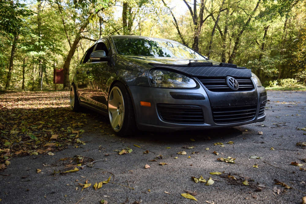 2008 Volkswagen Jetta SEL with 18x9.5 Alzor 081 and Federal 215x40 on ...