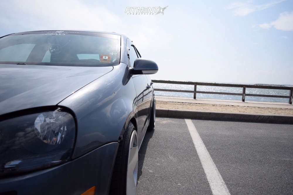 2008 Volkswagen Jetta SEL with 18x9.5 Alzor 081 and Federal 215x40 on ...