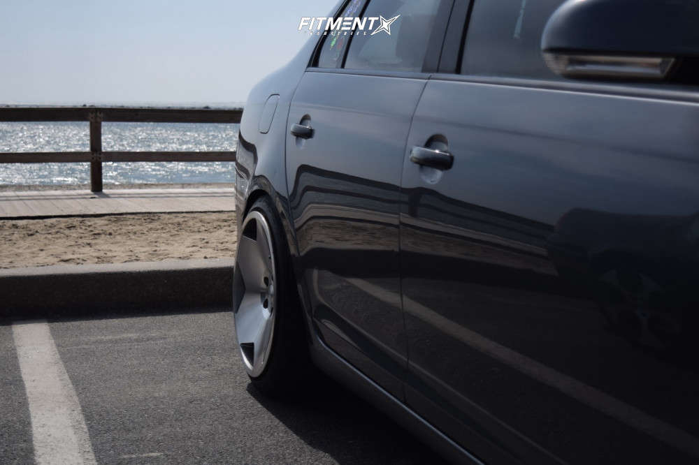 2008 Volkswagen Jetta SEL with 18x9.5 Alzor 081 and Federal 215x40 on ...