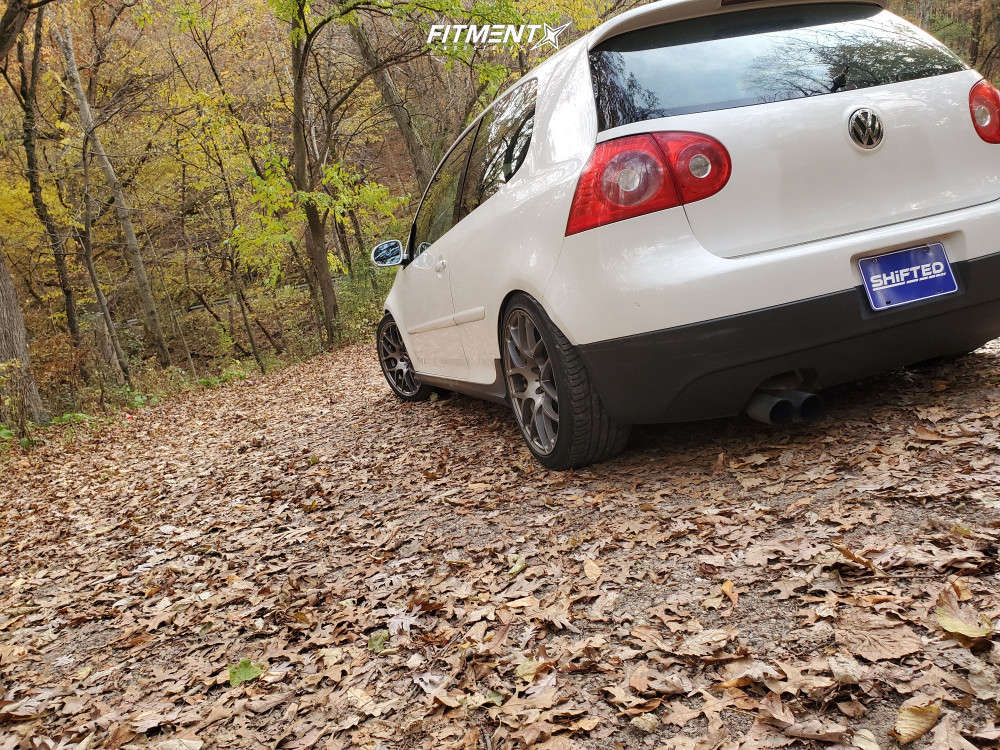 2008 Volkswagen GTI Base with 18x8.5 VMR V710 and Advanta 225x40 on ...