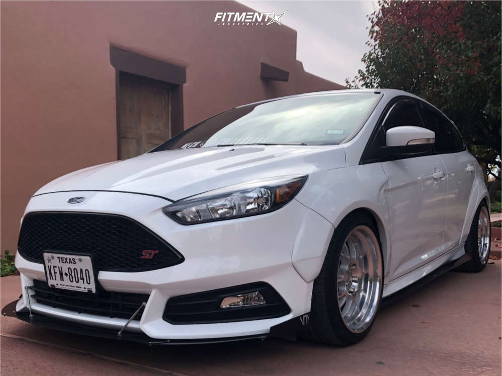 2017 Ford Focus ST with 18x9.5 Klutch Sl14 and Goodyear 235x40 on ...
