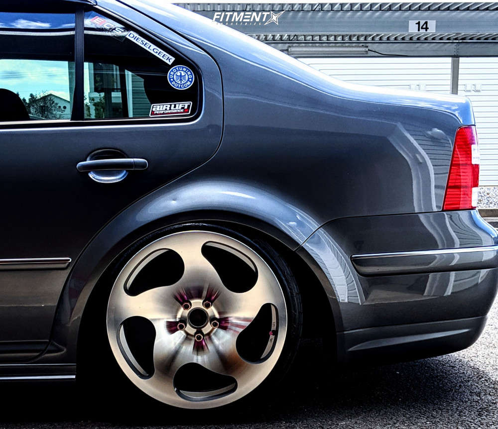 2004 Volkswagen Jetta GLS with 18x8.5 WatercooledIND Cc10 and Nitto ...