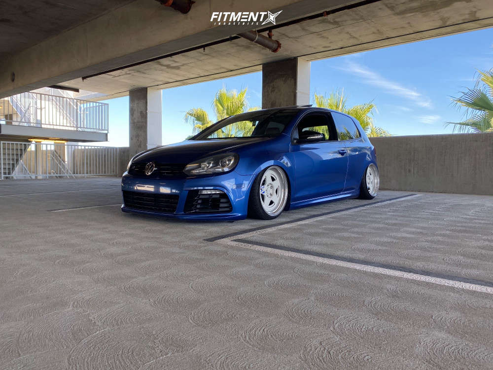 2012 Volkswagen Golf R Base with 18x9.5 Fifteen52 Tarmac and Hankook ...