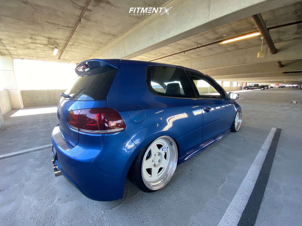 2012 Volkswagen Golf R Base with 18x9.5 Fifteen52 Tarmac and Hankook ...