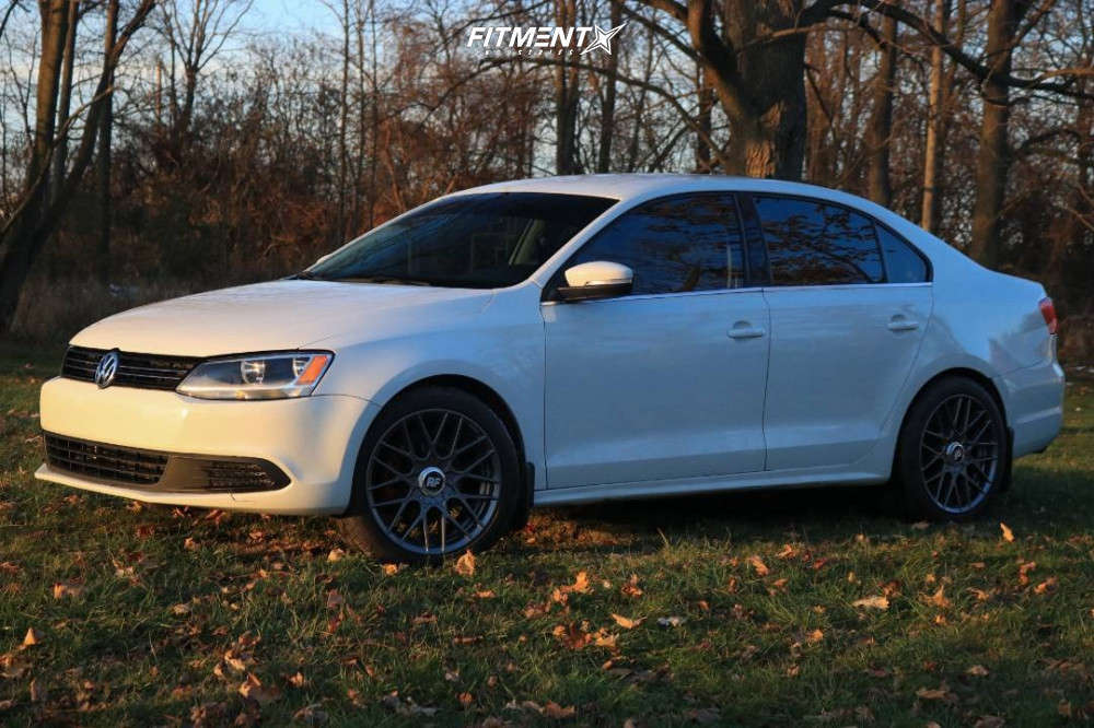 2014 Volkswagen Jetta SE with 18x8.5 Rotiform Rse and Continental ...