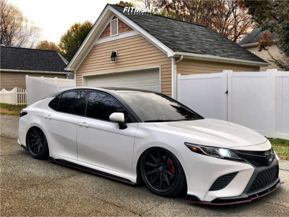 2019 Toyota Camry SE with 20x9 Rohana Rc10 and Pirelli 225x35 on Air ...