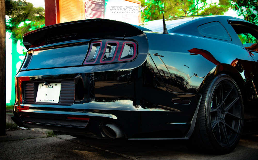 2014 Ford Mustang GT with 20x9 Ferrada F8-FR8 and Toyo Tires 255x35 on ...