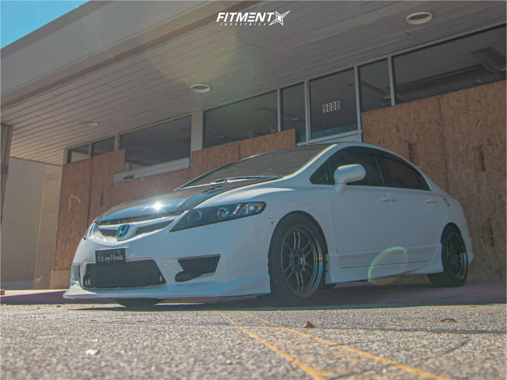 2009 Honda Civic Si with 17x9 Enkei RPF1 and Sumitomo 245x45 on ...