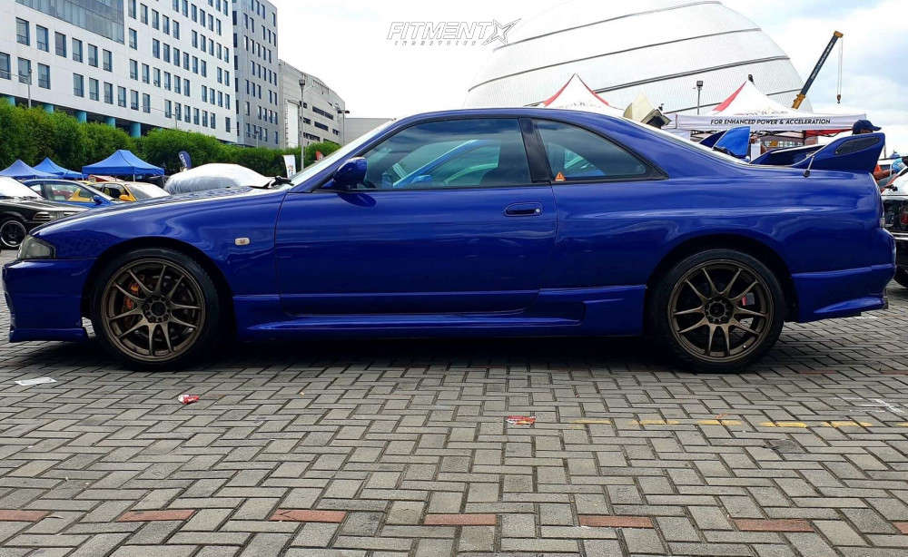 1996 Nissan Skyline R33 Base with 18x9.5 Work Emotion Cr Kiwami and ...