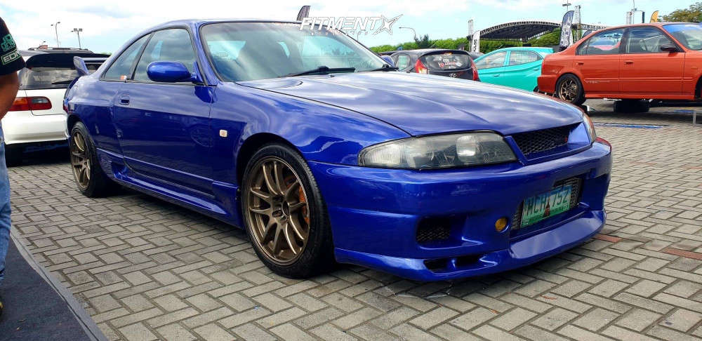 1996 Nissan Skyline R33 Base with 18x9.5 Work Emotion Cr Kiwami and ...
