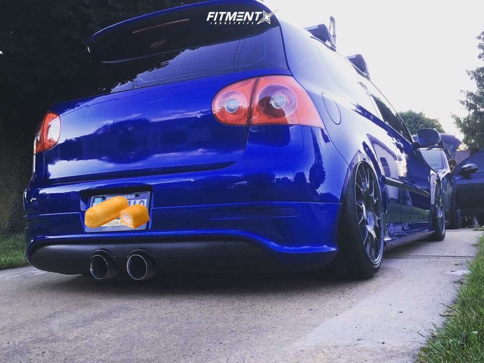 2008 Volkswagen R32 Base with 18x8.5 BBS Ch and Continental 215x40 on ...