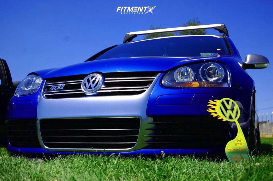 2008 Volkswagen R32 Base with 18x8.5 BBS Ch and Continental 215x40 on ...