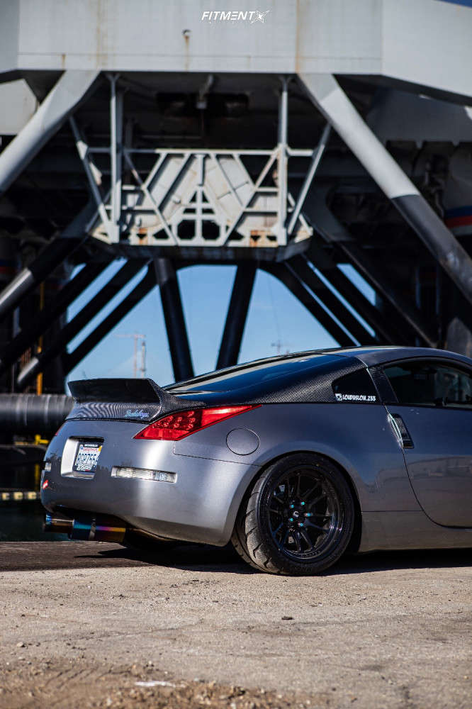 2007 Nissan 350Z Base with 18x9.5 Cosmis Racing XT-206R and Toyo Tires ...