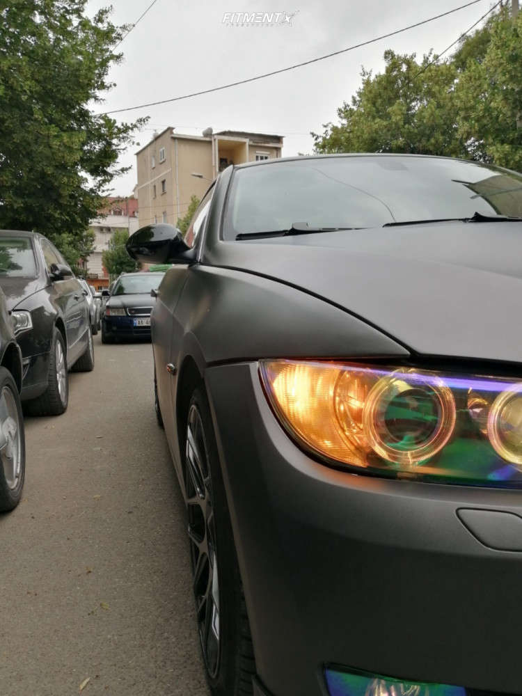 2007 BMW 325i Base with 18x8.5 Japan Racing Jr18 and Pirelli 225x40 on ...