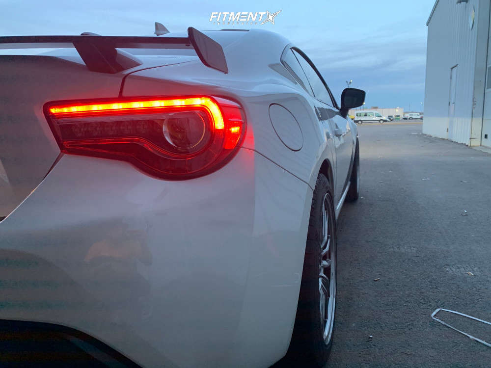 2017 Toyota 86 Special Edition with 18x9.5 Cosmis Racing R1 and ...