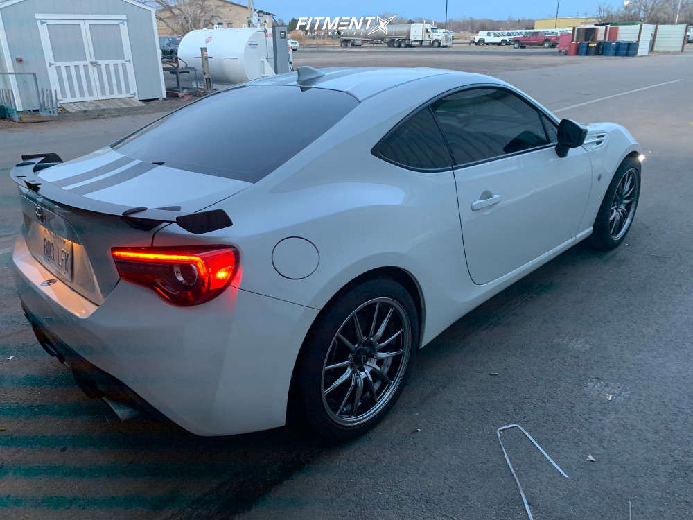 2017 Toyota 86 Special Edition with 18x9.5 Cosmis Racing R1 and ...