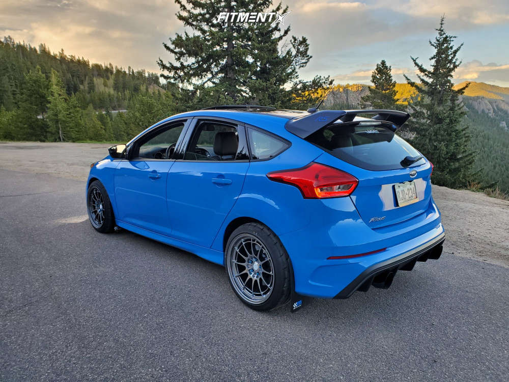 2018 Ford Focus RS with 18x9.5 Enkei NT03M and Firestone 255x35 on ...