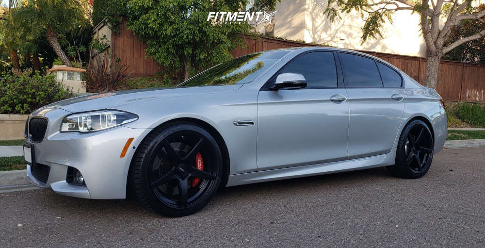 2016 BMW 550i Base with 20x9 Velgen Classic5 and Michelin 255x35 on ...