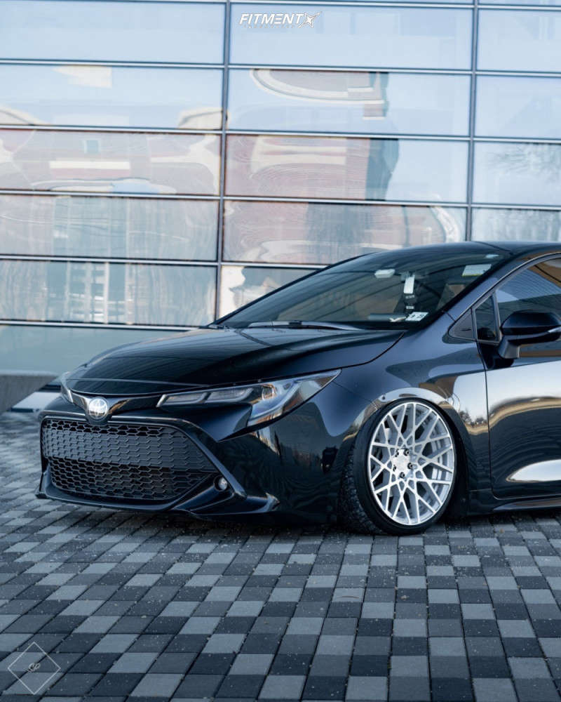 2019 Toyota Corolla XSE with 18x9.5 Rotiform Blq and Nitto 215x40 on ...