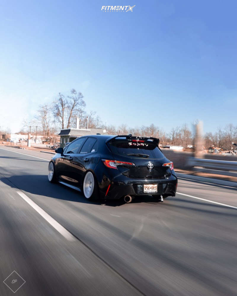 2019 Toyota Corolla XSE with 18x9.5 Rotiform Blq and Nitto 215x40 on ...