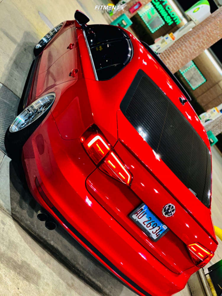 2015 Volkswagen Jetta GLI SE with 18x9 JNC JNC014 and Cosmo 215x40 on ...