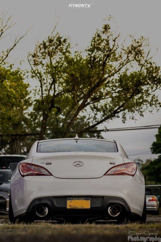 2013 Hyundai Genesis Coupe 2.0T R-Spec with 19x9.5 Varrstoen Es2 and ...