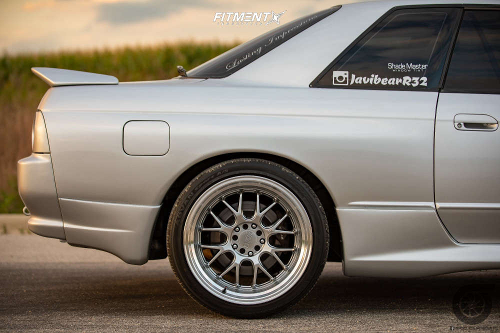 1992 Nissan Skyline R32 Base with 18x9.5 F1R F21 and Yokohama 255x35 on ...