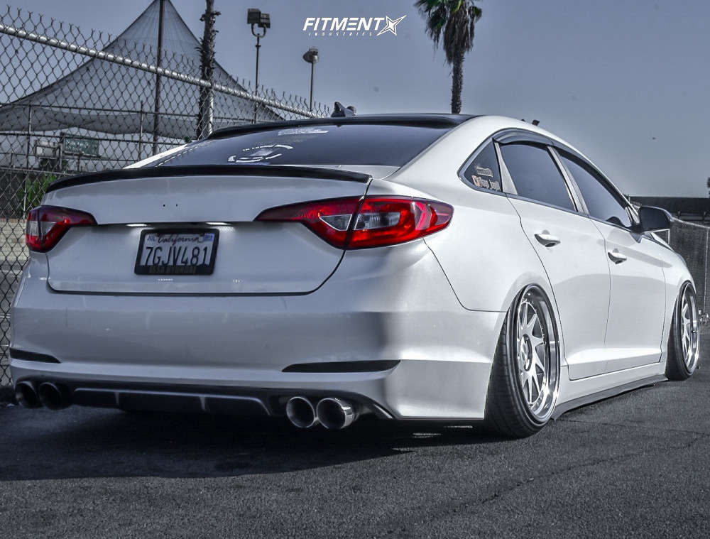 2015 Hyundai Sonata SE with 19x9.5 ESR Sr09 and Nexen 215x35 on Air ...