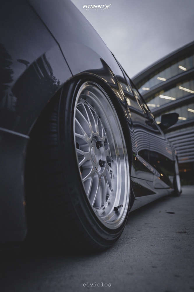 2017 Honda Civic LX with 18x8.5 ESR Sr05 and Kumho 215x35 on Stock ...