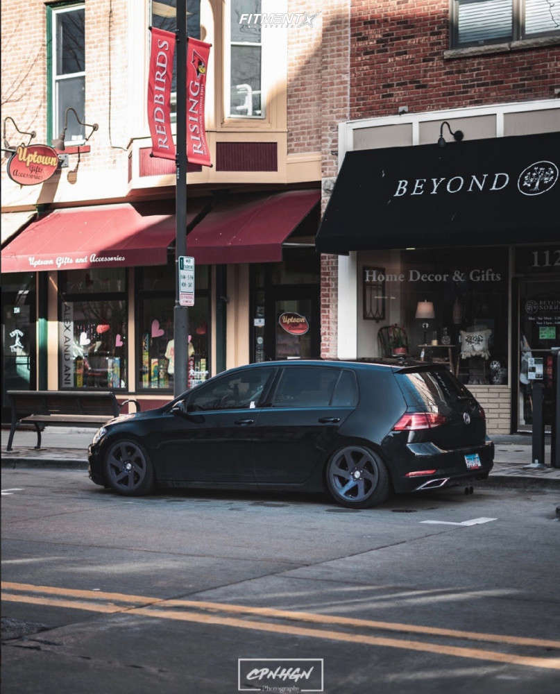 2018 Volkswagen Golf SE with 18x8.5 3SDM 0.06 and Continental 225x40 on ...