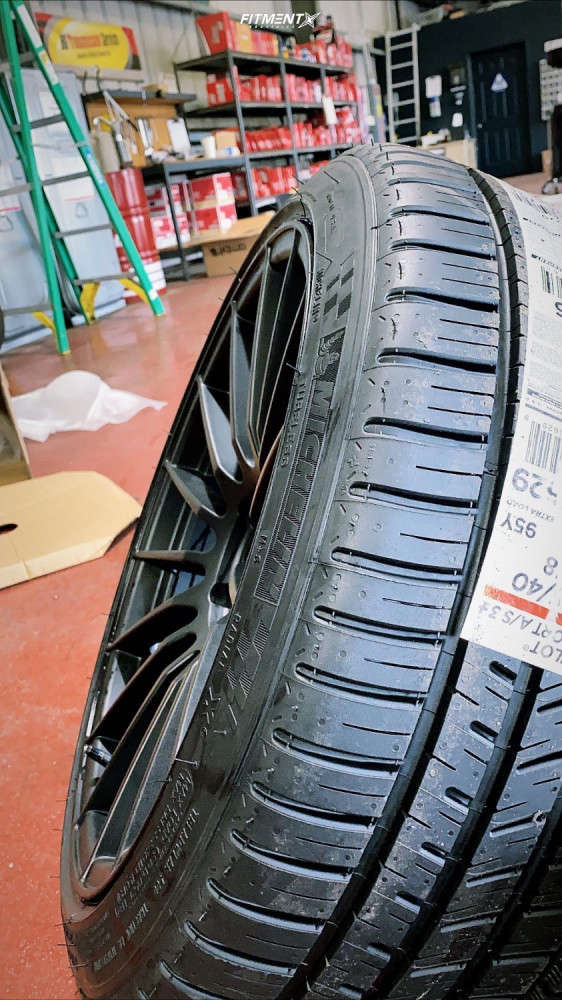 2014 Ford Focus S with 18x9.5 Ambit Re02 and Michelin 235x40 on ...