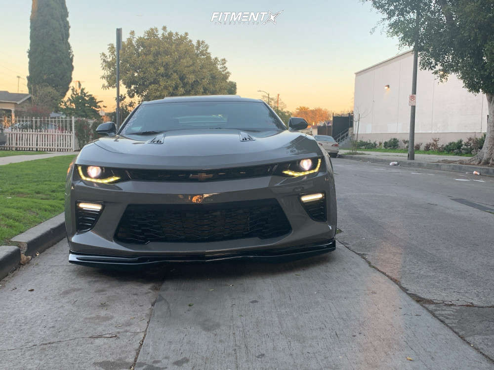2018 Chevrolet Camaro SS with 20x10.5 MRR M716 and Goodyear 275x45 on ...