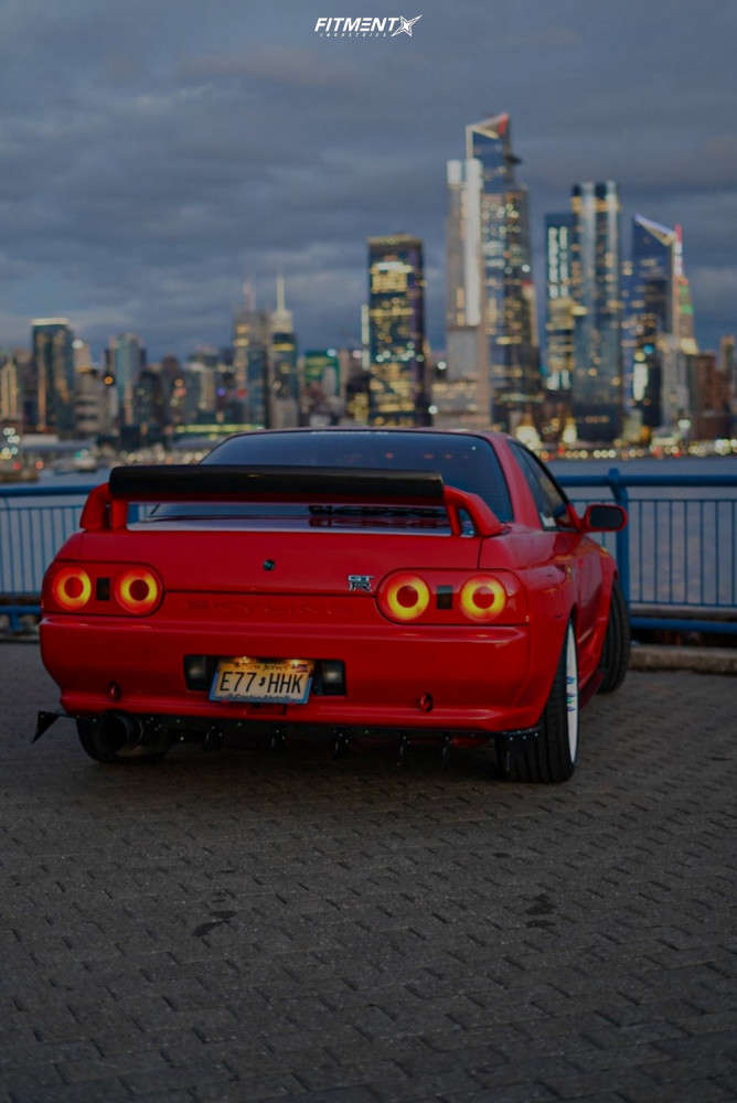 1989 Nissan Skyline R32 Base with 18x8.5 Volk Te37 and Goodyear 235x40 ...