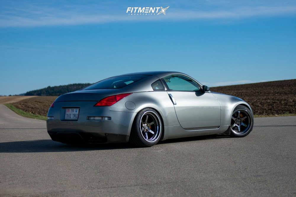 2004 Nissan 350Z Performance with 18x9.5 Cosmis Racing XT-006R and ...