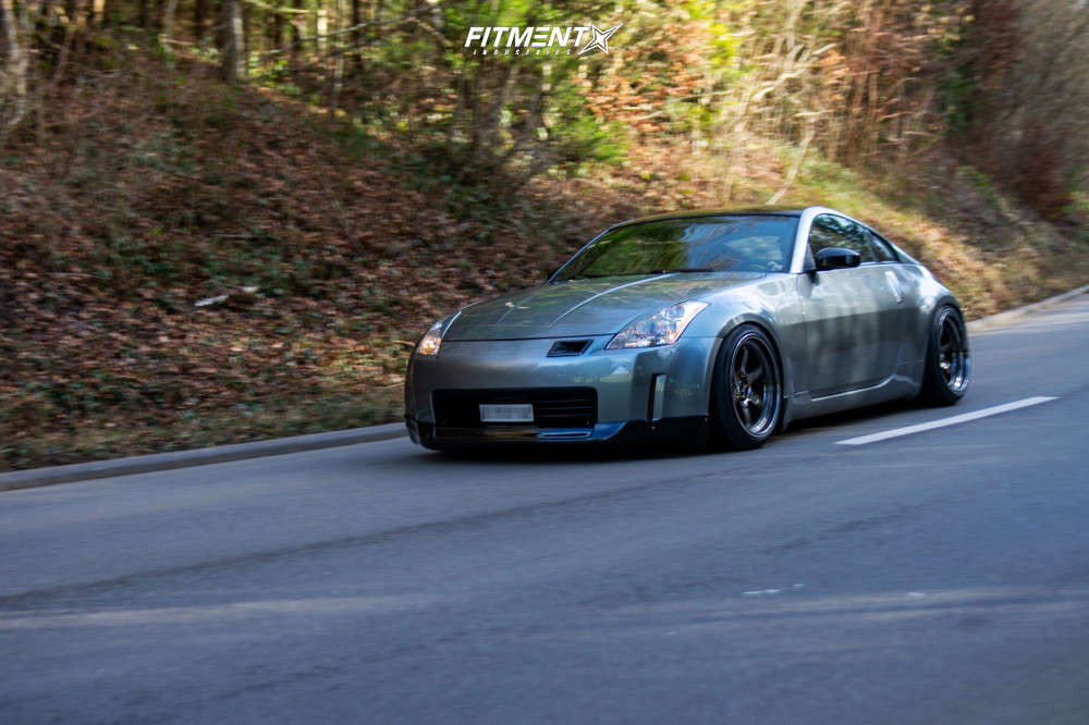 2004 Nissan 350Z Performance with 18x9.5 Cosmis Racing XT-006R and ...