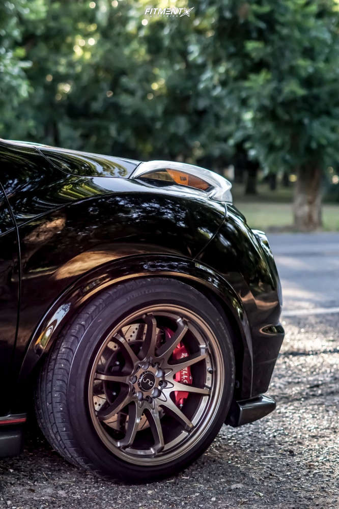 2016 Nissan Juke Nismo with 18x9.5 JNC Jnc006 and Ironman 225x45 on ...