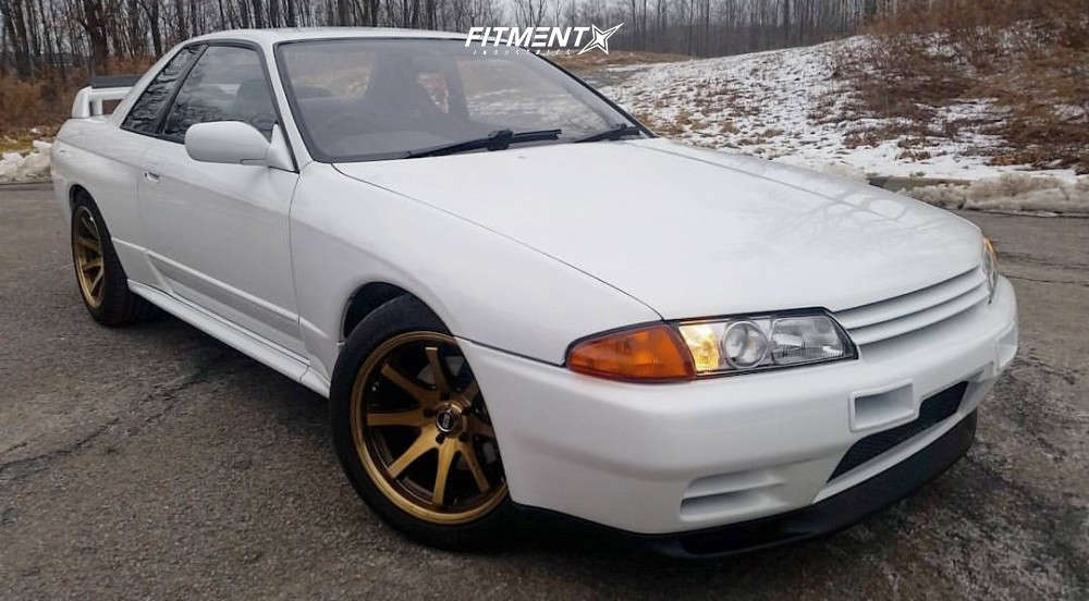 1990 Nissan Skyline GT-R with 17x9 STR 903 and Federal 255x40 on ...