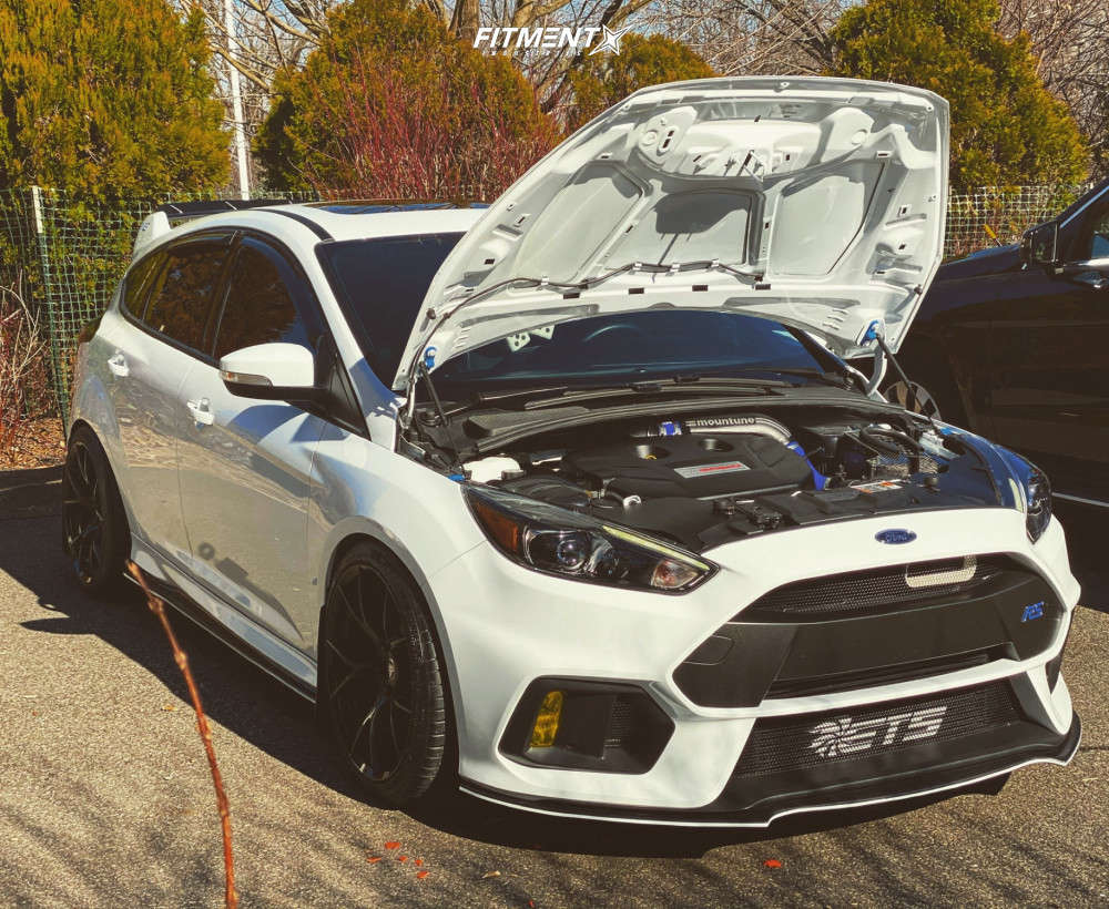 2017 Ford Focus RS with 19x9.5 Project 6GR 6GR 10spoke and Michelin ...