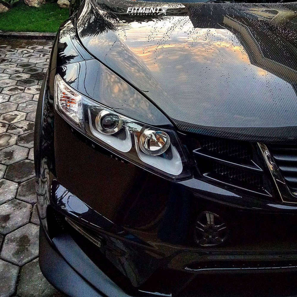 2012 Nissan Juke SL with 20x9 Vossen Cvt and Accelera 245x35 on ...