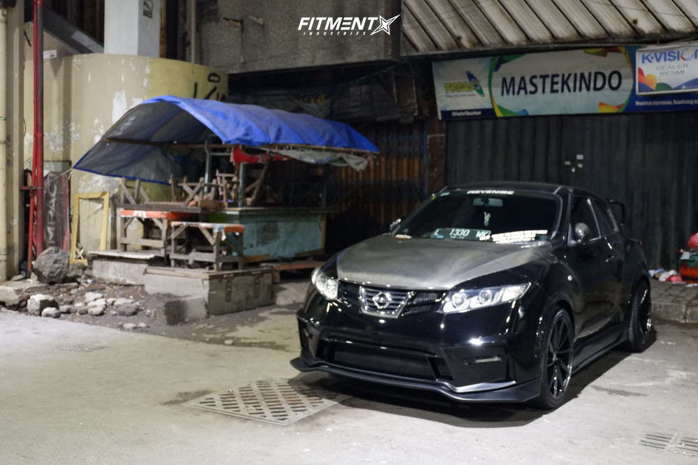 2012 Nissan Juke SL with 20x9 Vossen Cvt and Accelera 245x35 on ...