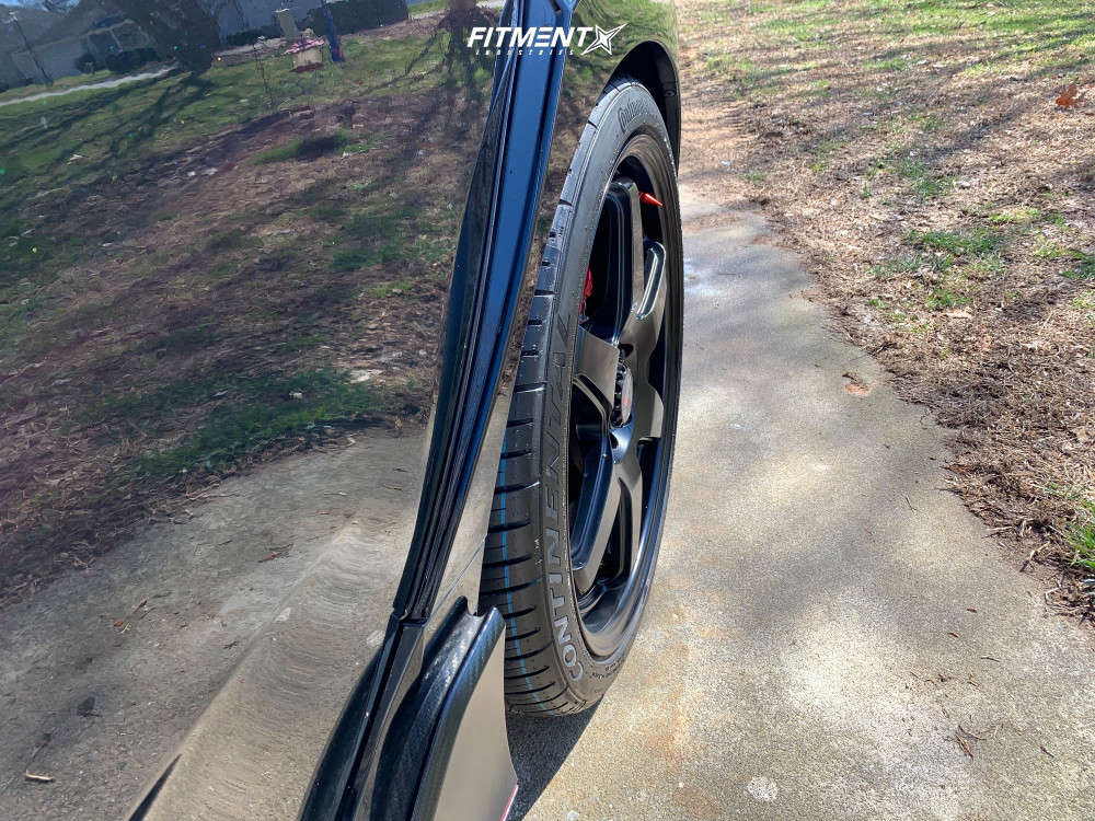 2019 Honda Civic Type R with 20x8.5 Voxx Riva and Continental 245x35 on ...