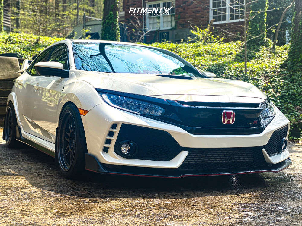 2018 Honda Civic Type R with 18x9.5 ESR Sr11 and Firestone 255x35 on ...