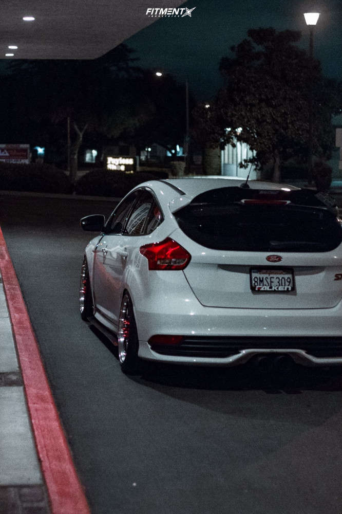 2017 Ford Focus ST with 18x8.5 ESR Cs11 and Road Hugger 225x40 on Stock ...
