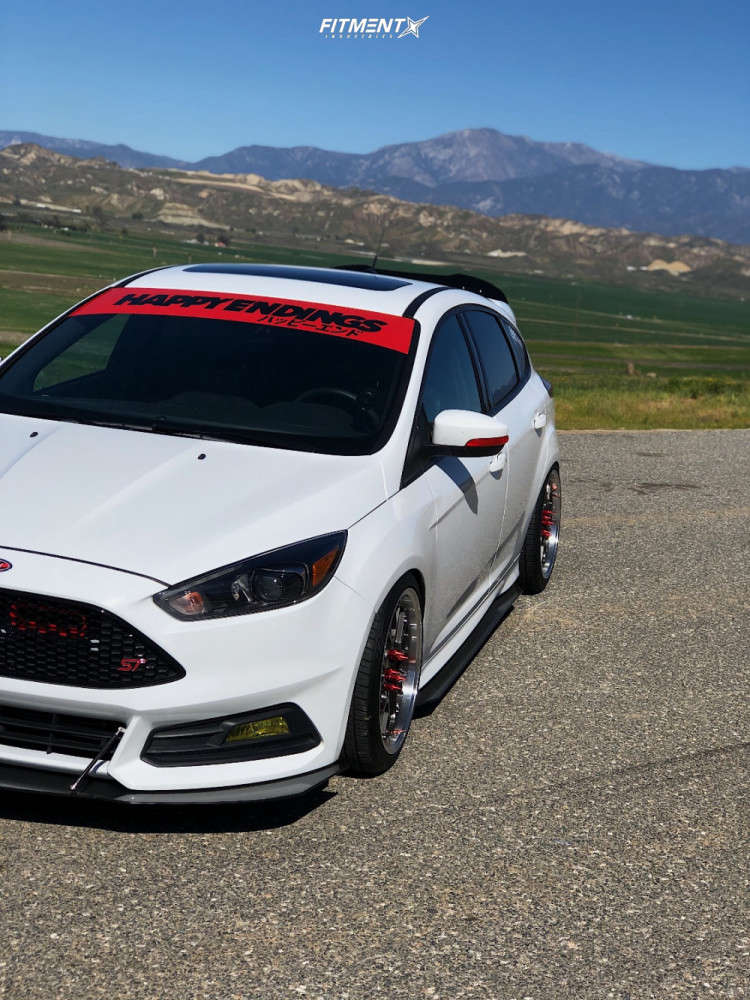 2017 Ford Focus ST with 18x8.5 ESR Cs11 and Road Hugger 225x40 on Stock ...