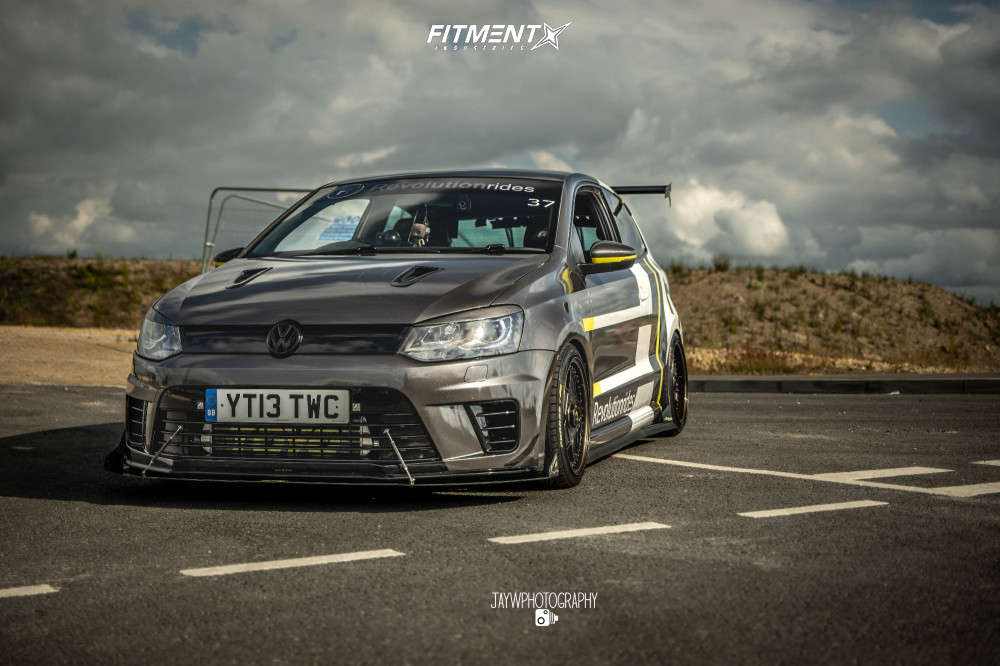 2013 Volkswagen Polo Base with 16x8 Autostrada Modena and Yokohama ...