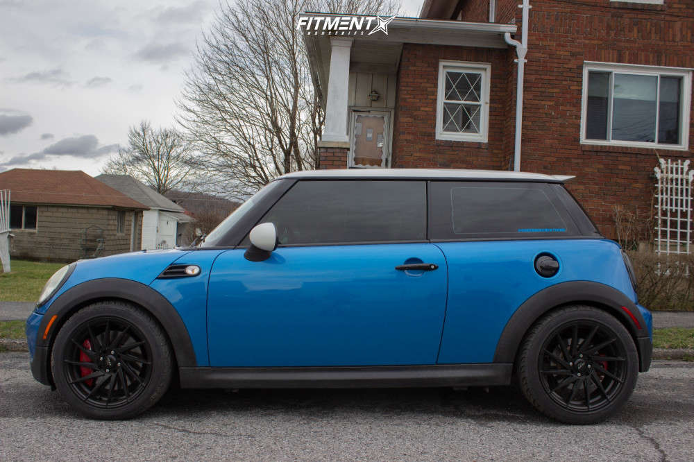 2009 Mini Cooper John Cooper Works with 17x7.5 Ruff R363 and Federal ...