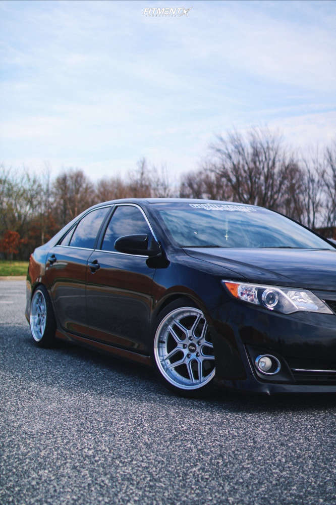 2013 Toyota Camry SE with 18x9.5 ESR CS15 and Federal 225x40 on ...